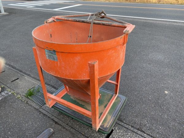 生コンホッパー コンクリートバケット タケムラテック OB-0.3 買取実績 ￥15,000 | 寄楽屋